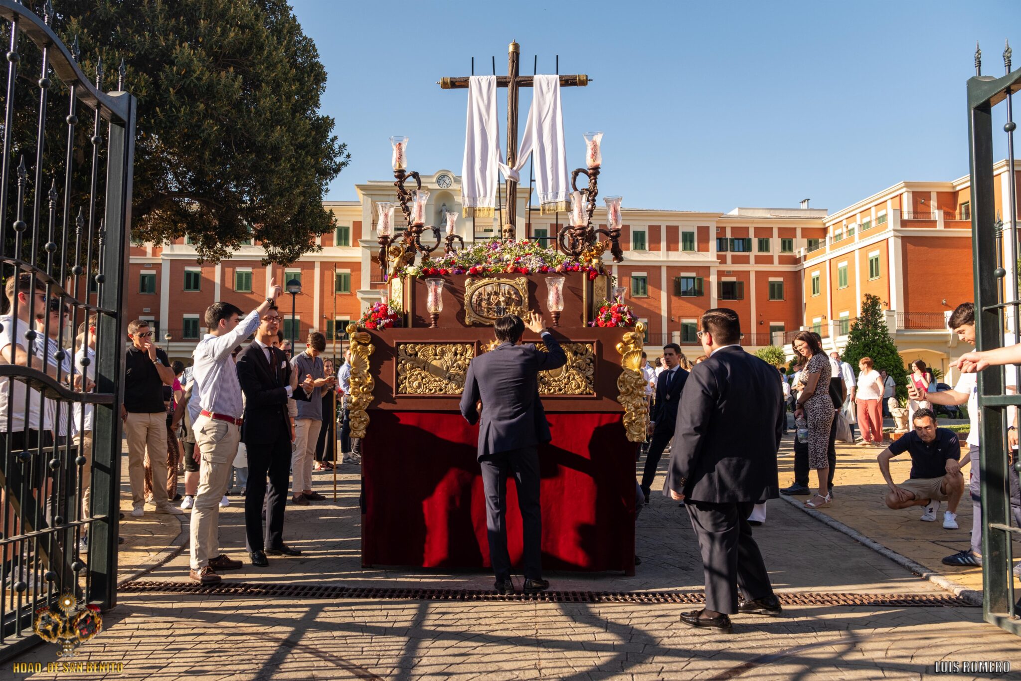 Procesión de la Cruz de Mayo 2025 – Hermandad de San Benito